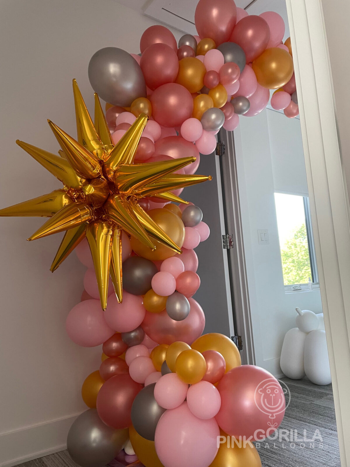 Arches and Garlands - Pink Gorilla Balloons